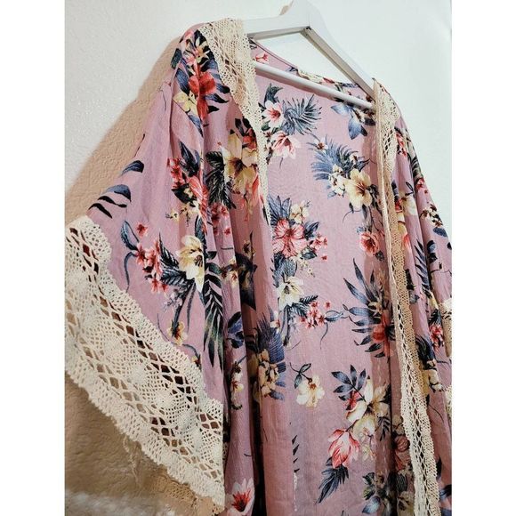 indigo Rose | Tops | Indigorose X Lace Trim Floral Kimono Pink Lavender ...